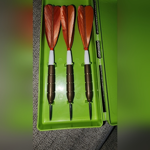 Other | Vintage Orange Feather Dart Set Of 3 No 4 Medium 2 Grms ...